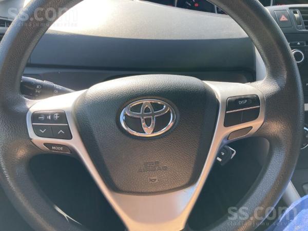 Grey Toyota Verso 2013 in Riga, with an engine capacity of 2.00 L and mileage of 281 thousand km for 5150 €, photo 8 on AUTOMOTO.COM.LV