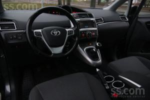 Grey Toyota Verso 2013 in Riga, with an engine capacity of 2.00 L and mileage of 0 thousand km for 5990 €, photo 9 on AUTOMOTO.COM.LV