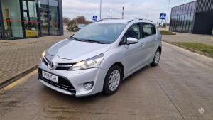 Pelēks Toyota Verso 2013 Šauļi, ar dzinēja tilpumu 2.00 L un nobraukumu 190 tūkst. km par 6900 €, foto 3 vietnē AUTOMOTO.COM.LV