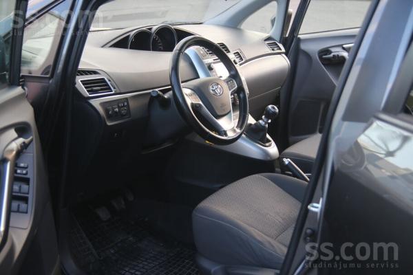 Grey Toyota Verso 2013 in Riga, with an engine capacity of 2.00 L and mileage of 0 thousand km for 5790 €, photo 7 on AUTOMOTO.COM.LV