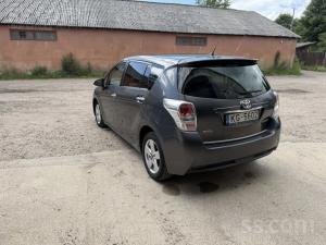 Grey Toyota Verso 2013 in Valmiera, with an engine capacity of 2.00 L and mileage of 124 thousand km for 5950 €, photo 4 on AUTOMOTO.COM.LV