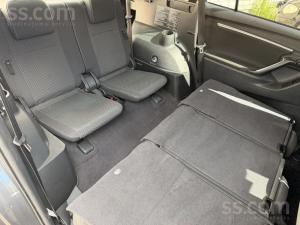 Grey Toyota Verso 2013 in Valmiera, with an engine capacity of 2.00 L and mileage of 124 thousand km for 5950 €, photo 11 on AUTOMOTO.COM.LV