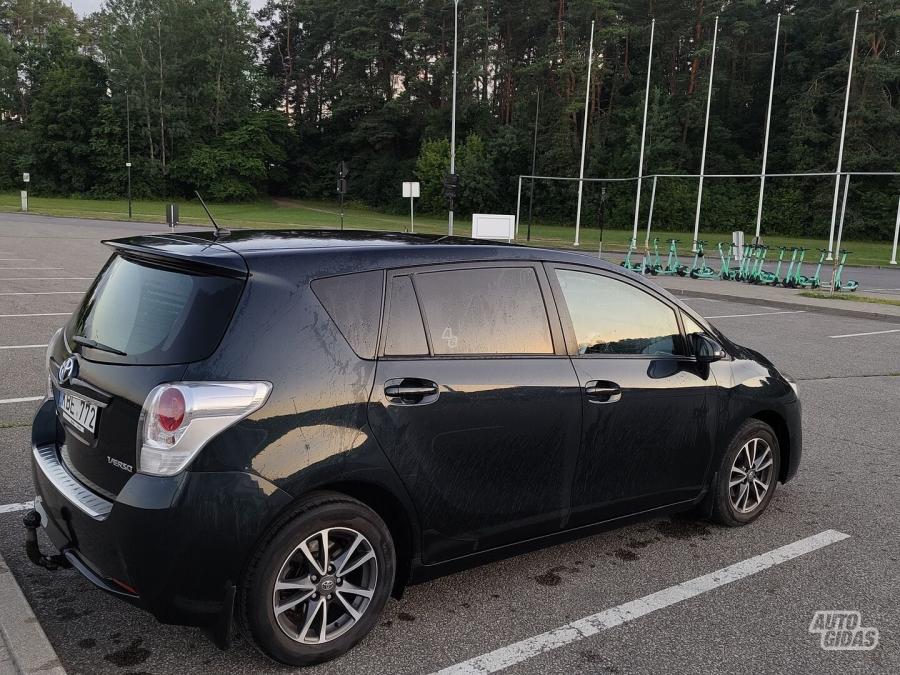 Pelēks Toyota Verso 2013 Viļņa, ar dzinēja tilpumu 2.00 L un nobraukumu 188 tūkst. km par 6400 €, foto 6 vietnē AUTOMOTO.COM.LV