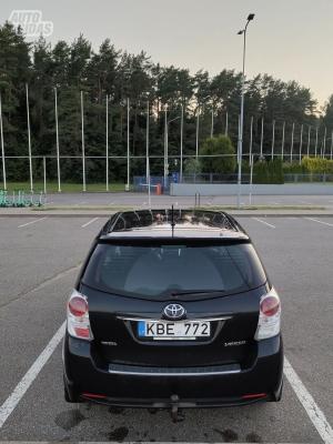 Pelēks Toyota Verso 2013 Viļņa, ar dzinēja tilpumu 2.00 L un nobraukumu 188 tūkst. km par 6400 €, foto 7 vietnē AUTOMOTO.COM.LV