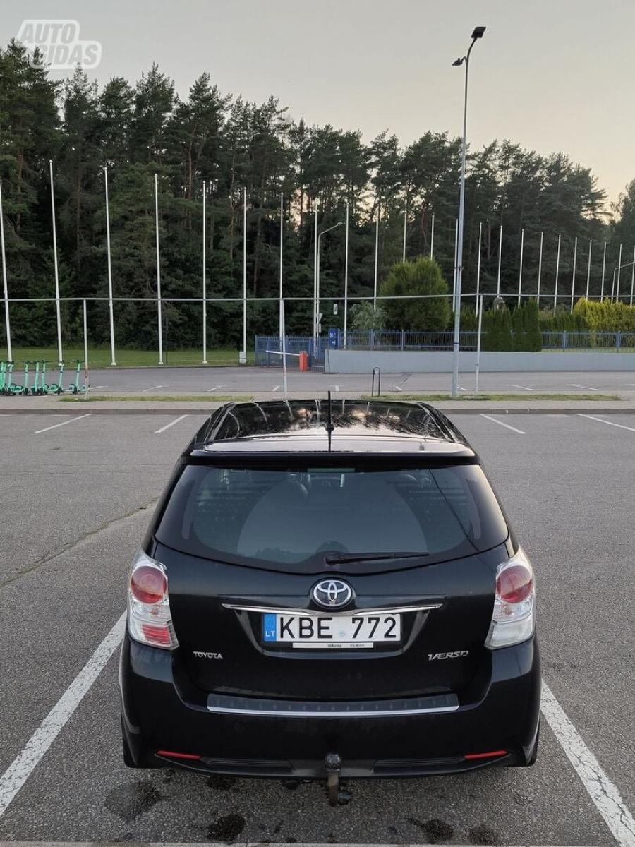Pelēks Toyota Verso 2013 Viļņa, ar dzinēja tilpumu 2.00 L un nobraukumu 188 tūkst. km par 6400 €, foto 7 vietnē AUTOMOTO.COM.LV