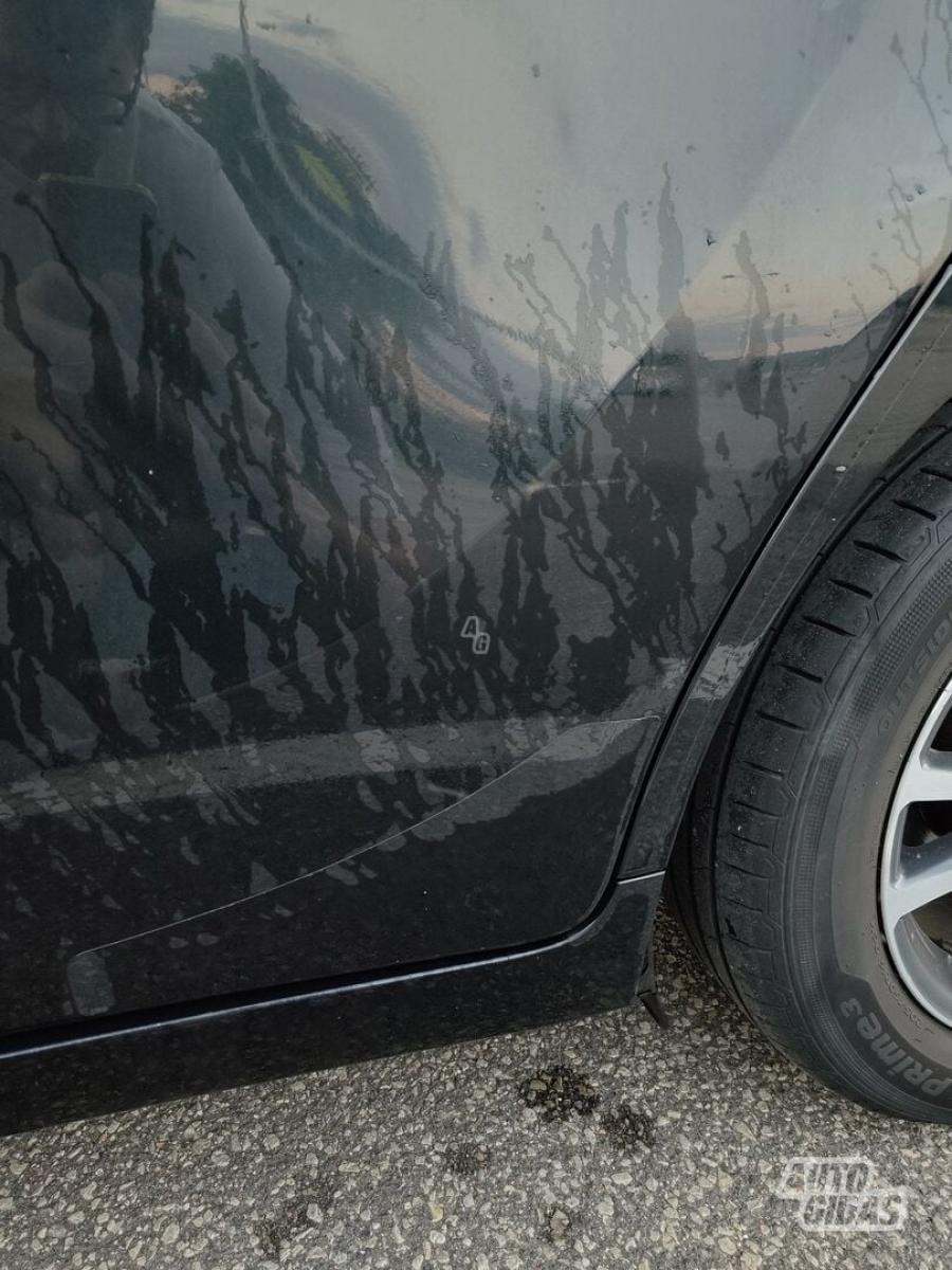 Pelēks Toyota Verso 2013 Viļņa, ar dzinēja tilpumu 2.00 L un nobraukumu 188 tūkst. km par 6400 €, foto 8 vietnē AUTOMOTO.COM.LV