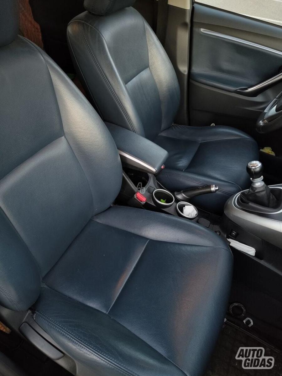 Pelēks Toyota Verso 2013 Viļņa, ar dzinēja tilpumu 2.00 L un nobraukumu 188 tūkst. km par 6400 €, foto 10 vietnē AUTOMOTO.COM.LV