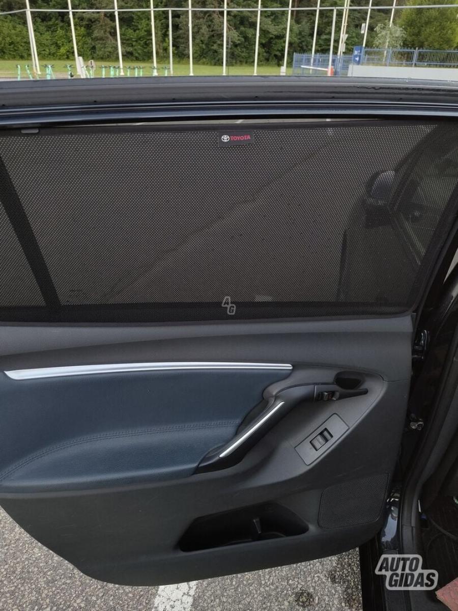 Pelēks Toyota Verso 2013 Viļņa, ar dzinēja tilpumu 2.00 L un nobraukumu 188 tūkst. km par 6400 €, foto 12 vietnē AUTOMOTO.COM.LV