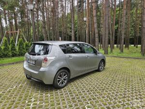 Pelēks Toyota Verso 2013 Kauņa, ar dzinēja tilpumu 2.00 L un nobraukumu 260 tūkst. km par 4950 €, foto 5 vietnē AUTOMOTO.COM.LV