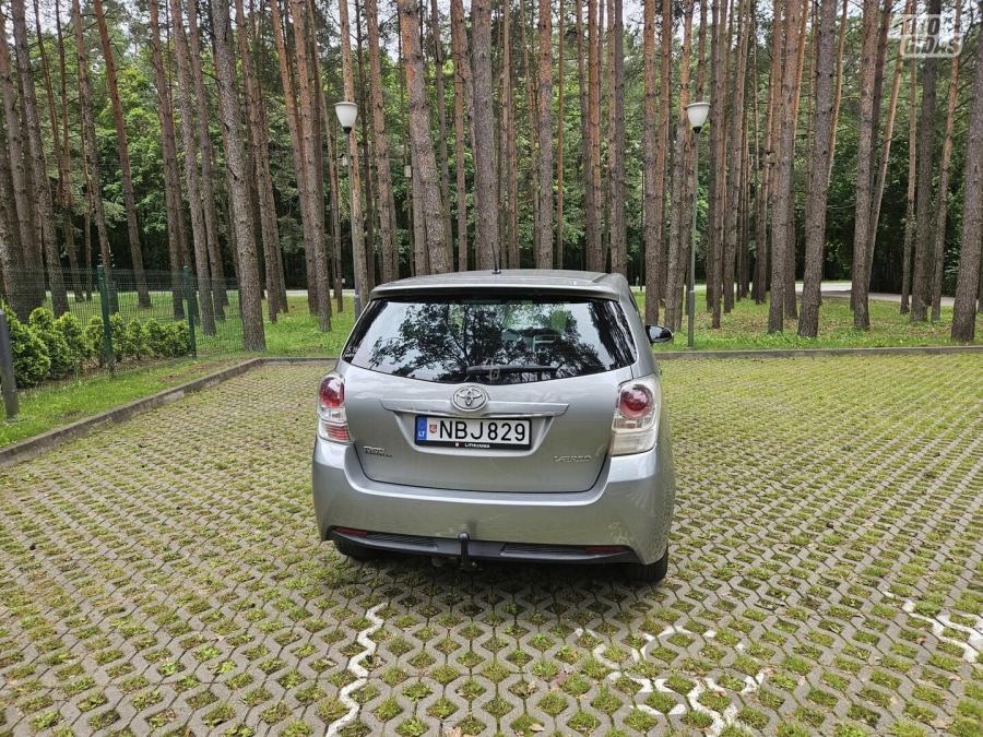 Pelēks Toyota Verso 2013 Kauņa, ar dzinēja tilpumu 2.00 L un nobraukumu 260 tūkst. km par 4950 €, foto 7 vietnē AUTOMOTO.COM.LV