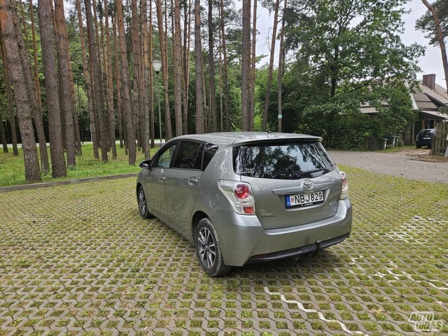Pelēks Toyota Verso 2013 Kauņa, ar dzinēja tilpumu 2.00 L un nobraukumu 260 tūkst. km par 4950 €, foto 8 vietnē AUTOMOTO.COM.LV