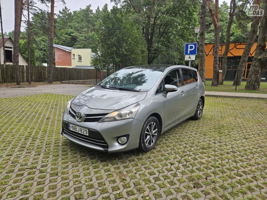 Pelēks Toyota Verso 2013 Kauņa, ar dzinēja tilpumu 2.00 L un nobraukumu 260 tūkst. km par 4950 €, foto 12 vietnē AUTOMOTO.COM.LV