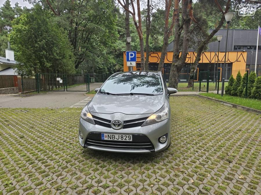 Pelēks Toyota Verso 2013 Kauņa, ar dzinēja tilpumu 2.00 L un nobraukumu 260 tūkst. km par 4950 €, foto 13 vietnē AUTOMOTO.COM.LV