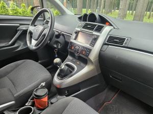 Pelēks Toyota Verso 2013 Kauņa, ar dzinēja tilpumu 2.00 L un nobraukumu 260 tūkst. km par 4950 €, foto 18 vietnē AUTOMOTO.COM.LV