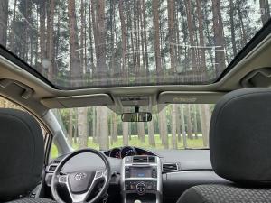 Pelēks Toyota Verso 2013 Kauņa, ar dzinēja tilpumu 2.00 L un nobraukumu 260 tūkst. km par 4950 €, foto 21 vietnē AUTOMOTO.COM.LV