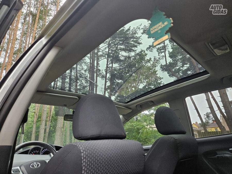 Pelēks Toyota Verso 2013 Kauņa, ar dzinēja tilpumu 2.00 L un nobraukumu 260 tūkst. km par 4950 €, foto 23 vietnē AUTOMOTO.COM.LV