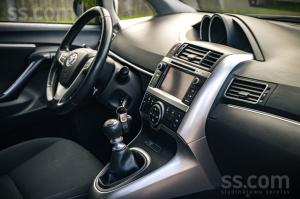 Grey Toyota Verso 2013 in Riga, with an engine capacity of 2.00 L and mileage of 123 thousand km for 5590 €, photo 12 on AUTOMOTO.COM.LV