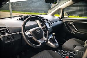 Grey Toyota Verso 2013 in Riga, with an engine capacity of 2.00 L and mileage of 123 thousand km for 5590 €, photo 16 on AUTOMOTO.COM.LV
