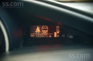 Grey Toyota Verso 2013 in Riga, with an engine capacity of 2.00 L and mileage of 123 thousand km for 5590 €, photo 18 on AUTOMOTO.COM.LV
