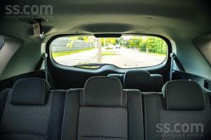 Grey Toyota Verso 2013 in Riga, with an engine capacity of 2.00 L and mileage of 123 thousand km for 5590 €, photo 23 on AUTOMOTO.COM.LV