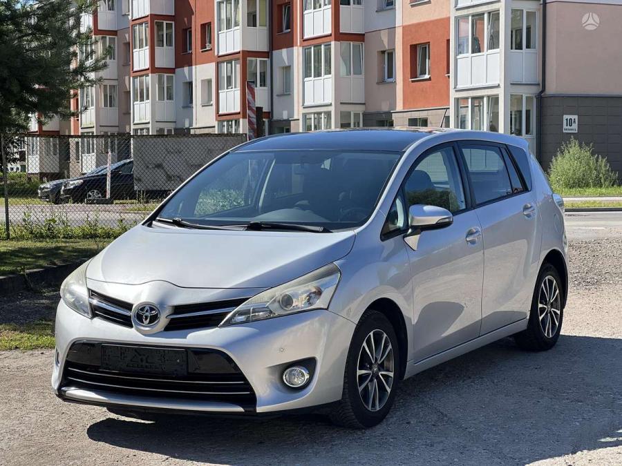 Pelēks Toyota Verso 2013 Ukmergė, ar dzinēja tilpumu 1.80 L un nobraukumu 256 tūkst. km par 7550 €, foto 3 vietnē AUTOMOTO.COM.LV