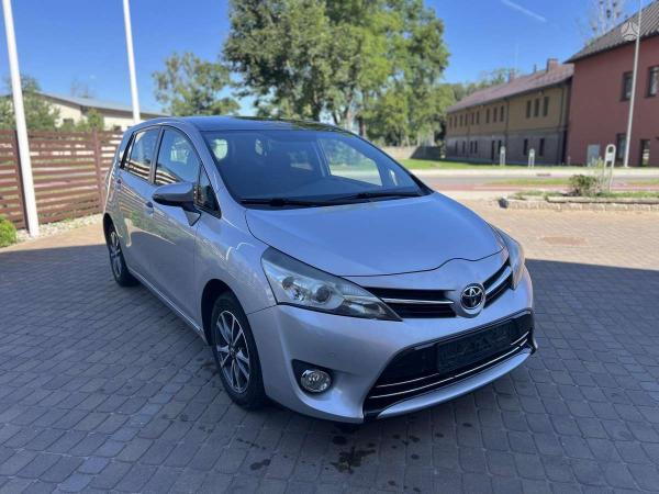 Pelēks Toyota Verso 2013 Ukmergė, ar dzinēja tilpumu 1.80 L un nobraukumu 256 tūkst. km par 7550 €, foto 5 vietnē AUTOMOTO.COM.LV
