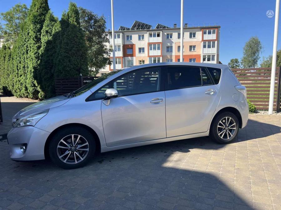 Pelēks Toyota Verso 2013 Ukmergė, ar dzinēja tilpumu 1.80 L un nobraukumu 256 tūkst. km par 7550 €, foto 8 vietnē AUTOMOTO.COM.LV