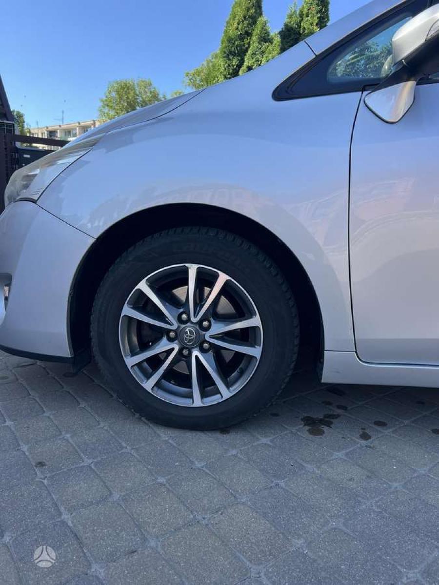 Pelēks Toyota Verso 2013 Ukmergė, ar dzinēja tilpumu 1.80 L un nobraukumu 256 tūkst. km par 7550 €, foto 9 vietnē AUTOMOTO.COM.LV