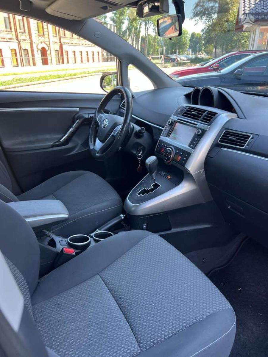 Pelēks Toyota Verso 2013 Ukmergė, ar dzinēja tilpumu 1.80 L un nobraukumu 256 tūkst. km par 7550 €, foto 14 vietnē AUTOMOTO.COM.LV
