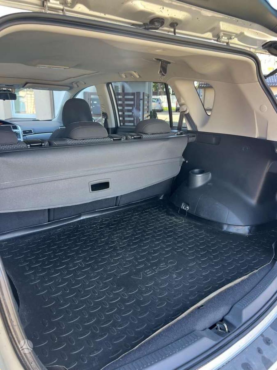 Pelēks Toyota Verso 2013 Ukmergė, ar dzinēja tilpumu 1.80 L un nobraukumu 256 tūkst. km par 7550 €, foto 18 vietnē AUTOMOTO.COM.LV