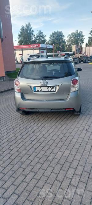 Pelēks Toyota Verso 2013 Kuldīga, ar dzinēja tilpumu 1.80 L un nobraukumu 232 tūkst. km par 5500 €, foto 4 vietnē AUTOMOTO.COM.LV