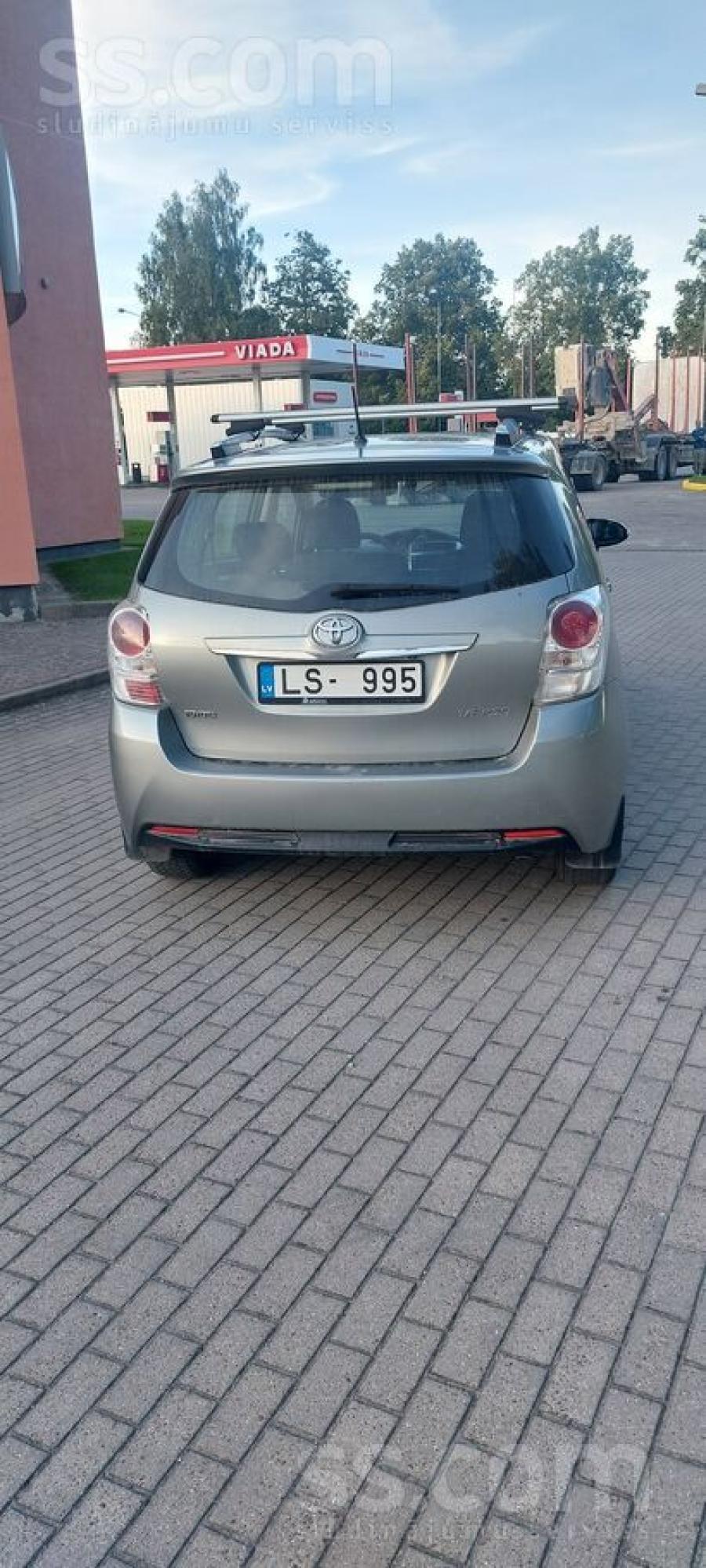 Pelēks Toyota Verso 2013 Kuldīga, ar dzinēja tilpumu 1.80 L un nobraukumu 232 tūkst. km par 5500 €, foto 4 vietnē AUTOMOTO.COM.LV
