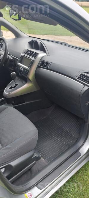 Pelēks Toyota Verso 2013 Kuldīga, ar dzinēja tilpumu 1.80 L un nobraukumu 232 tūkst. km par 5500 €, foto 9 vietnē AUTOMOTO.COM.LV
