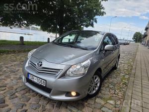 Grey Toyota Verso 2013 in Riga, with an engine capacity of 2.00 L and mileage of 205 thousand km for 5500 €, photo 4 on AUTOMOTO.COM.LV