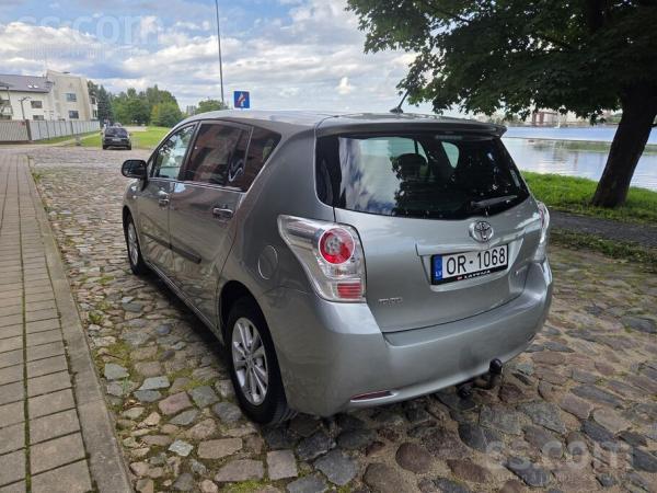 Pelēks Toyota Verso 2013 Rīga, ar dzinēja tilpumu 2.00 L un nobraukumu 205 tūkst. km par 5500 €, foto 7 vietnē AUTOMOTO.COM.LV