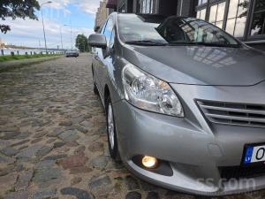 Grey Toyota Verso 2013 in Riga, with an engine capacity of 2.00 L and mileage of 205 thousand km for 5500 €, photo 15 on AUTOMOTO.COM.LV
