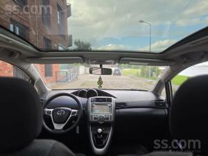 Grey Toyota Verso 2013 in Riga, with an engine capacity of 2.00 L and mileage of 205 thousand km for 5500 €, photo 18 on AUTOMOTO.COM.LV
