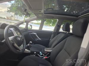 Grey Toyota Verso 2013 in Riga, with an engine capacity of 2.00 L and mileage of 205 thousand km for 5500 €, photo 20 on AUTOMOTO.COM.LV