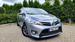 Pelēks Toyota Verso 2013 Viļņa, ar dzinēja tilpumu 2.00 L un nobraukumu 269 tūkst. km par 5800 €, foto 3 vietnē AUTOMOTO.COM.LV