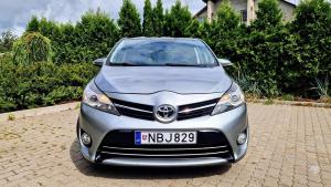 Pelēks Toyota Verso 2013 Viļņa, ar dzinēja tilpumu 2.00 L un nobraukumu 269 tūkst. km par 5800 €, foto 6 vietnē AUTOMOTO.COM.LV