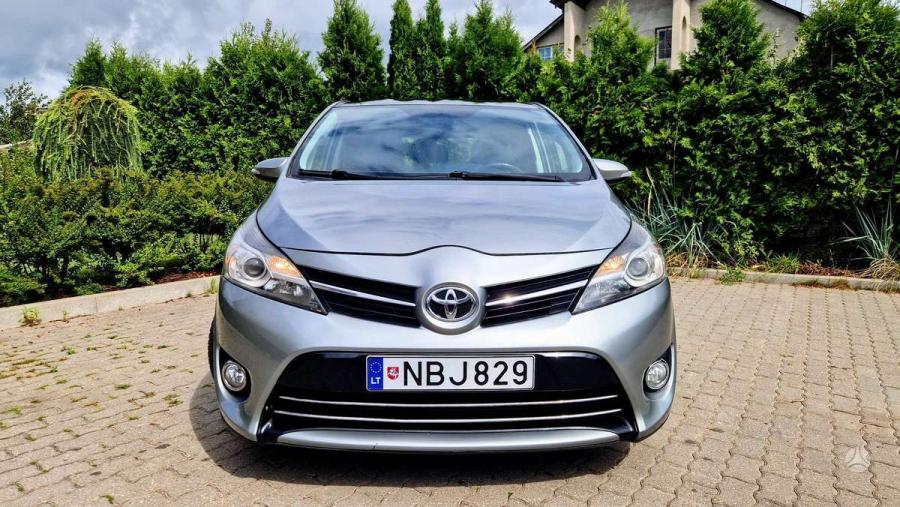 Pelēks Toyota Verso 2013 Viļņa, ar dzinēja tilpumu 2.00 L un nobraukumu 269 tūkst. km par 5800 €, foto 6 vietnē AUTOMOTO.COM.LV