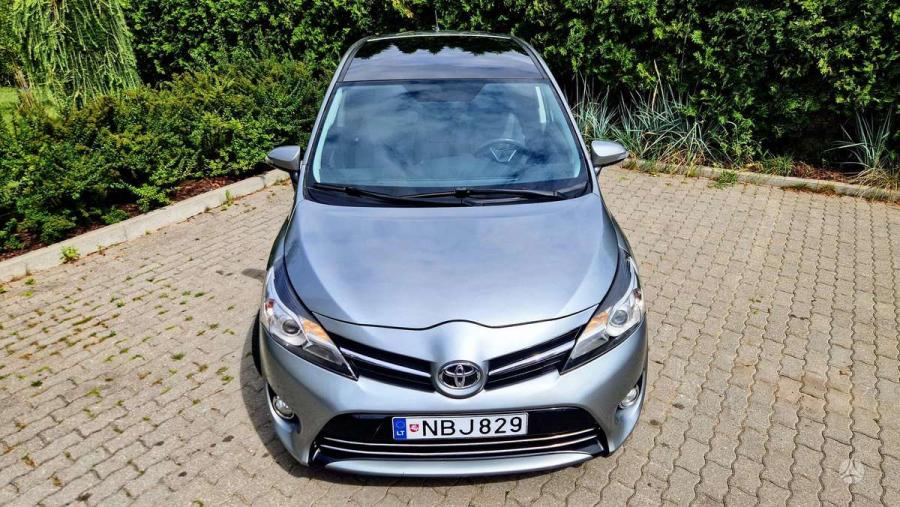 Pelēks Toyota Verso 2013 Viļņa, ar dzinēja tilpumu 2.00 L un nobraukumu 269 tūkst. km par 5800 €, foto 8 vietnē AUTOMOTO.COM.LV