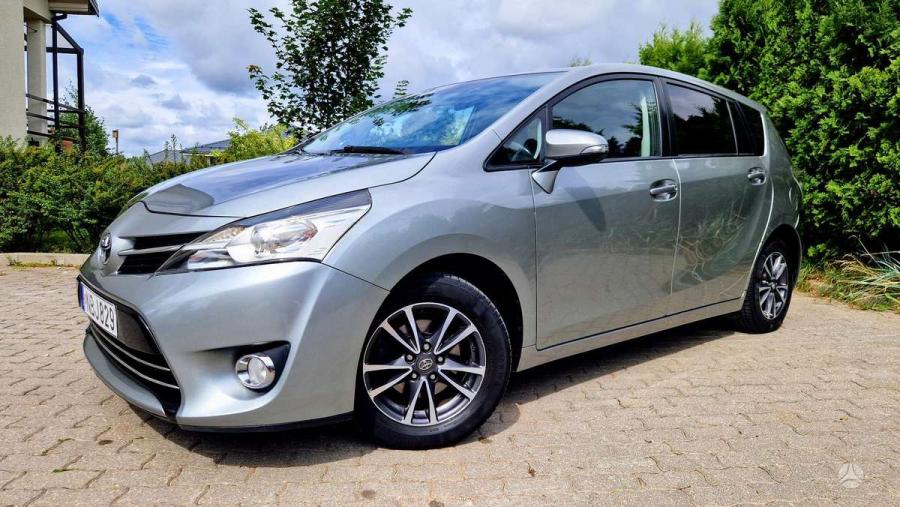 Pelēks Toyota Verso 2013 Viļņa, ar dzinēja tilpumu 2.00 L un nobraukumu 269 tūkst. km par 5800 €, foto 10 vietnē AUTOMOTO.COM.LV