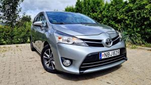 Pelēks Toyota Verso 2013 Viļņa, ar dzinēja tilpumu 2.00 L un nobraukumu 269 tūkst. km par 5800 €, foto 13 vietnē AUTOMOTO.COM.LV