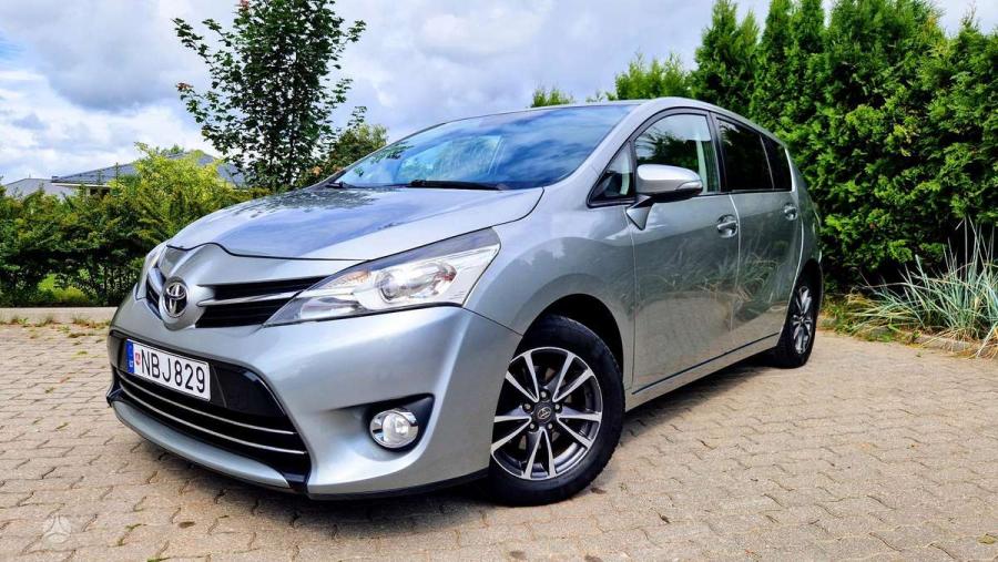 Pelēks Toyota Verso 2013 Viļņa, ar dzinēja tilpumu 2.00 L un nobraukumu 269 tūkst. km par 5800 €, foto 14 vietnē AUTOMOTO.COM.LV