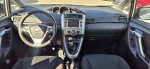 Grey Toyota Verso 2013 in Kaunas, with an engine capacity of 2.00 L and mileage of 227 thousand km for 5150 €, photo 10 on AUTOMOTO.COM.LV