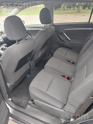 Pelēks Toyota Verso 2013 Jelgava, ar dzinēja tilpumu 2.00 L un nobraukumu 293 tūkst. km par 4900 €, foto 9 vietnē AUTOMOTO.COM.LV