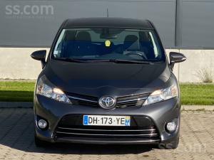 Pelēks Toyota Verso 2014 Rīga, ar dzinēja tilpumu 1.60 L un nobraukumu 168 tūkst. km par 6950 €, foto 3 vietnē AUTOMOTO.COM.LV
