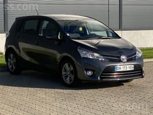 Pelēks Toyota Verso 2014 Rīga, ar dzinēja tilpumu 1.60 L un nobraukumu 168 tūkst. km par 6950 €, foto 4 vietnē AUTOMOTO.COM.LV