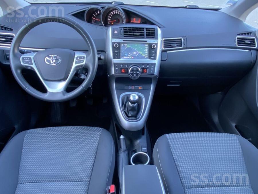 Pelēks Toyota Verso 2014 Rīga, ar dzinēja tilpumu 1.60 L un nobraukumu 168 tūkst. km par 6950 €, foto 16 vietnē AUTOMOTO.COM.LV